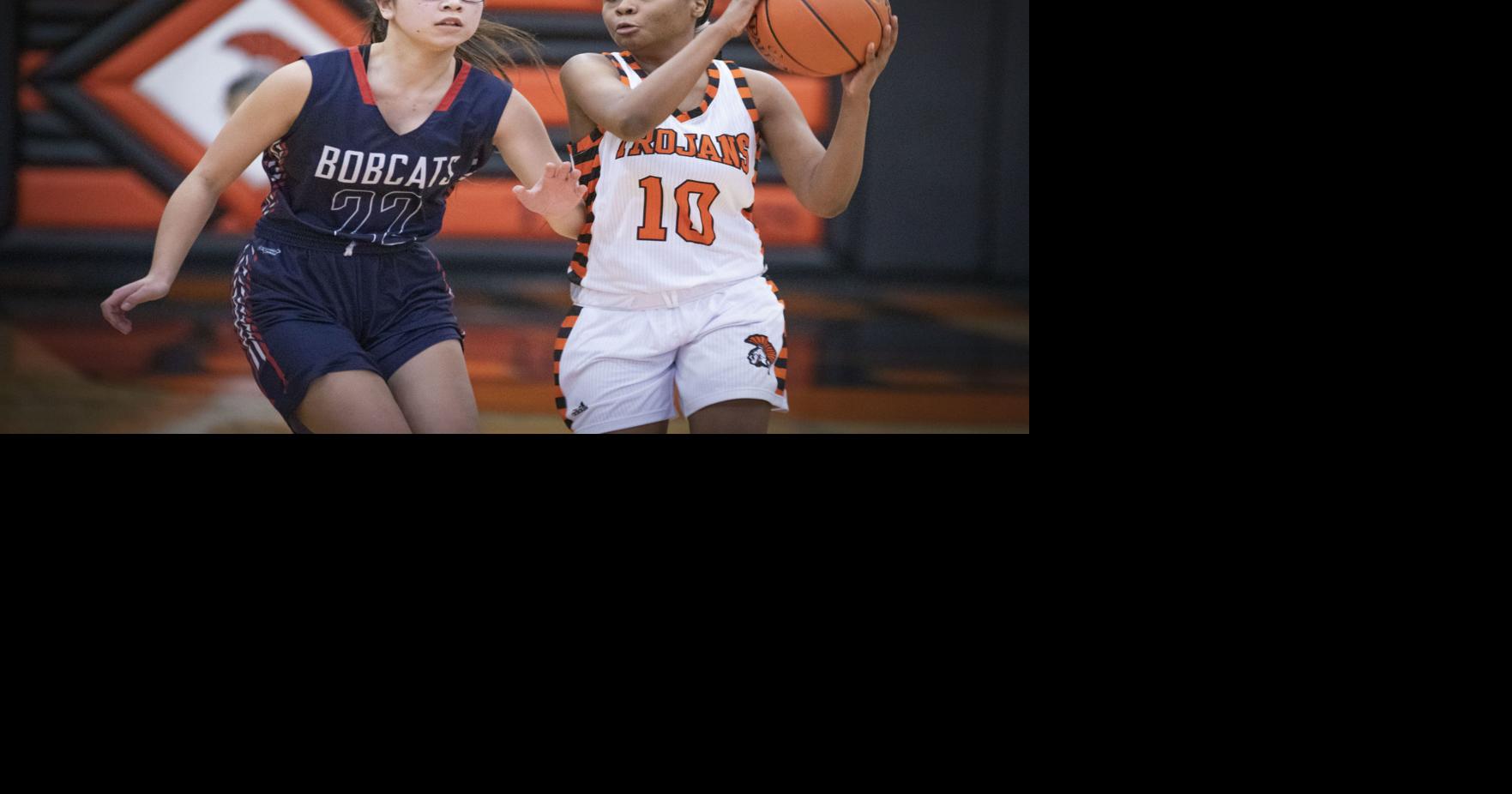 Waterloo East considering a move away from Mississippi Valley Conference