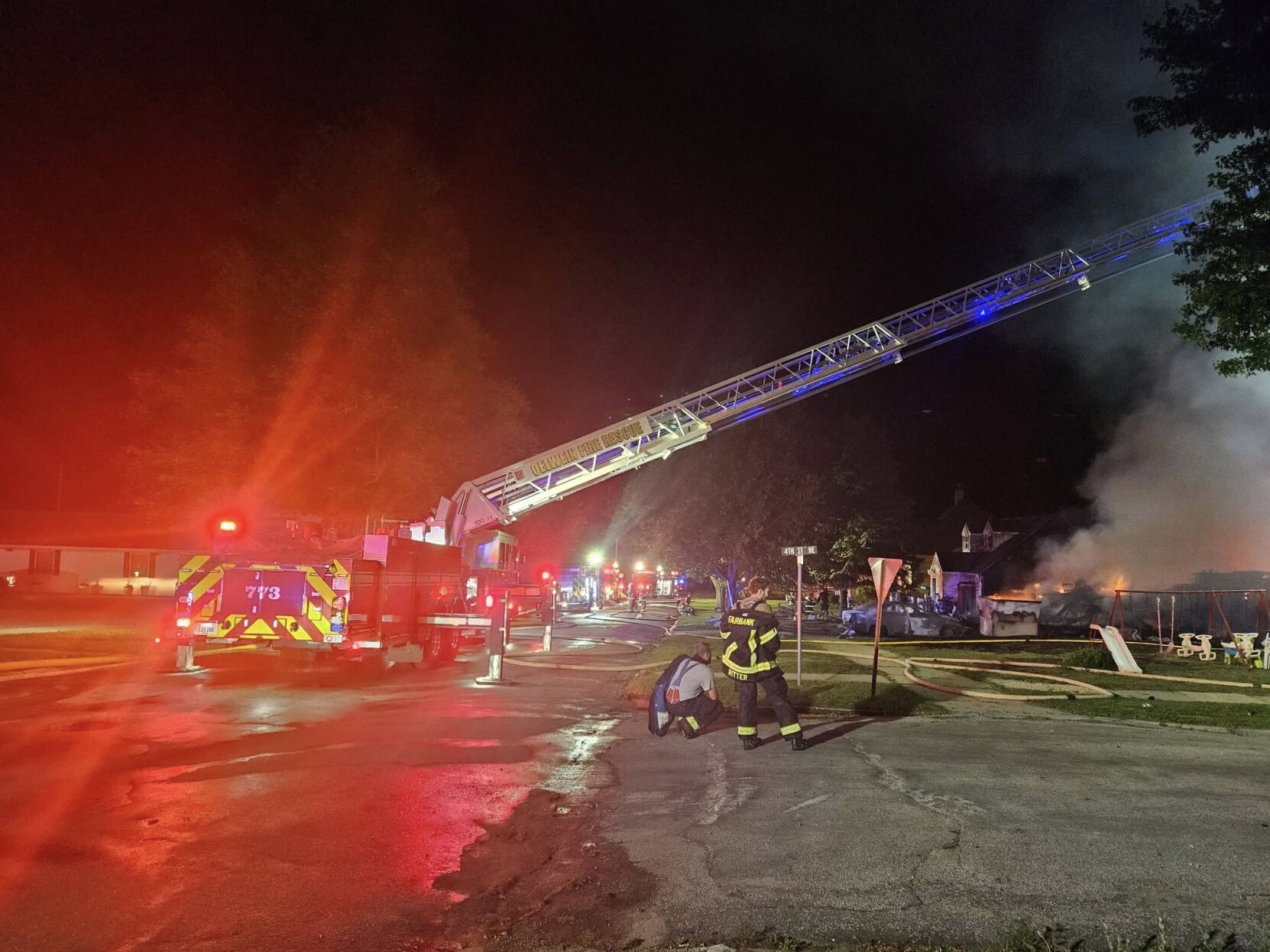 Early Tuesday morning fire destroys three homes in Oelwein