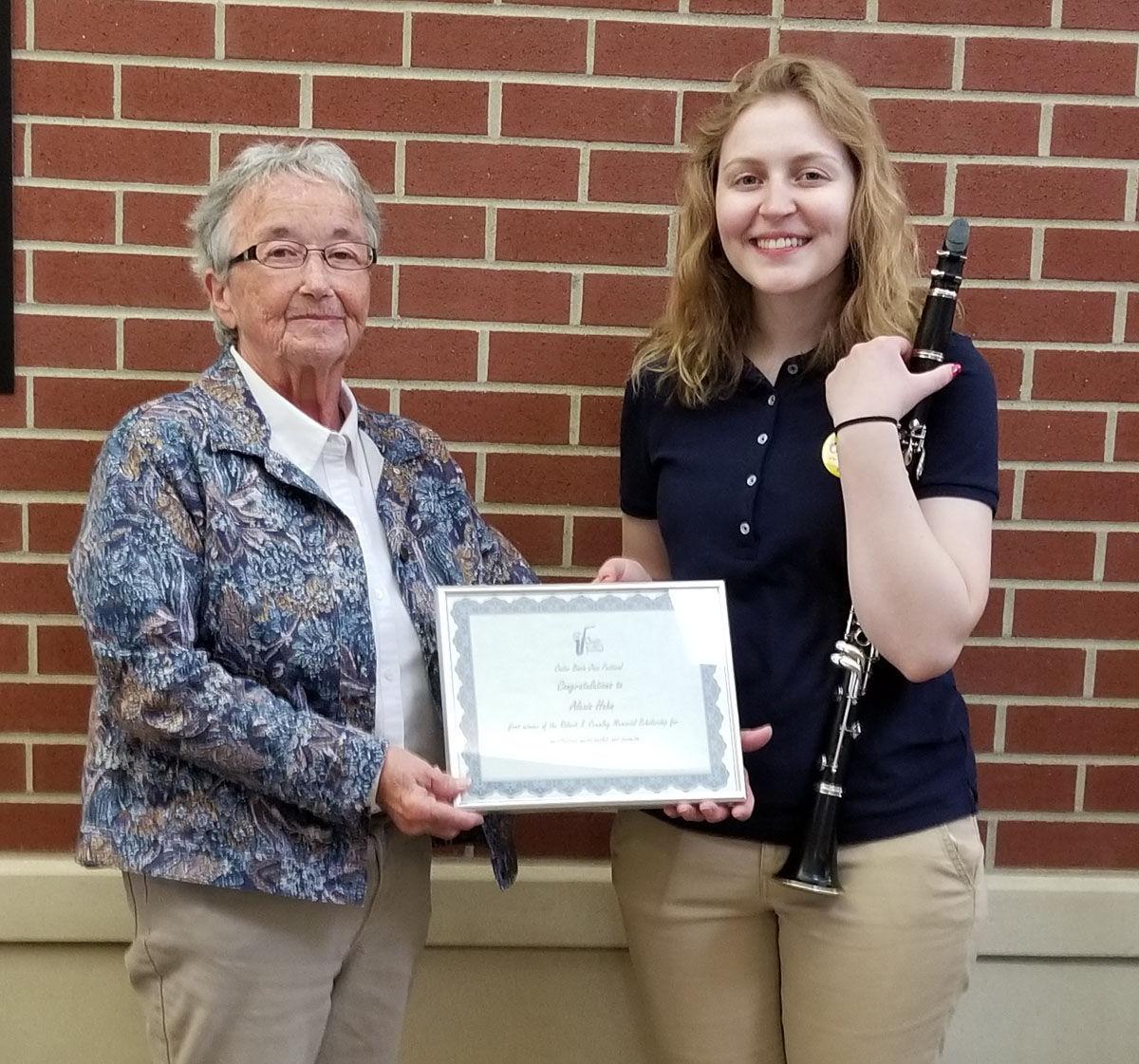 Crumley Memorial Scholarship awarded