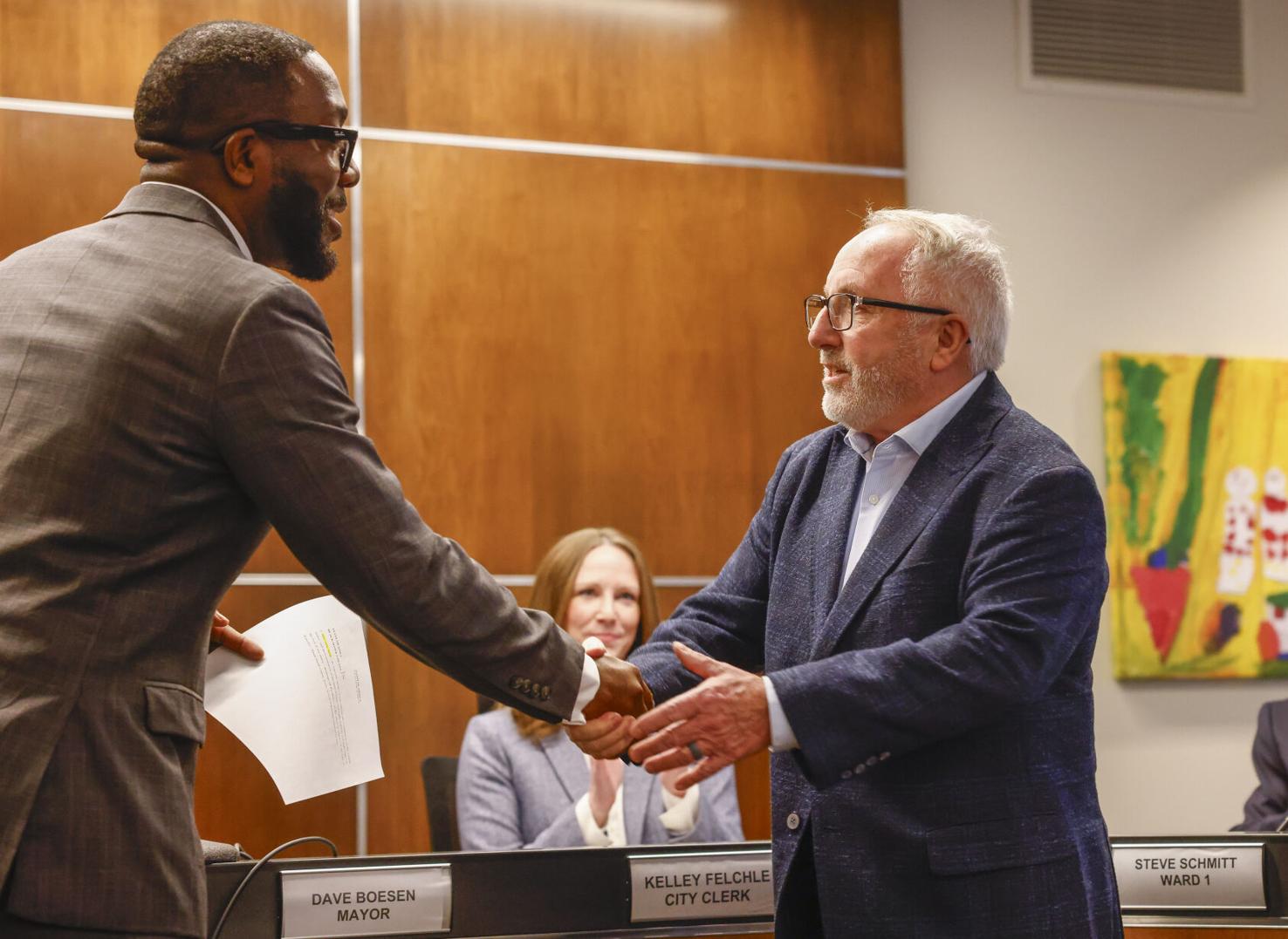 Dave Boesen sworn in, takes over as Waterloo's new mayor
