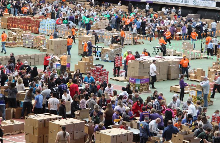 Northeast Iowa Food Bank receives donation from Hy-Vee