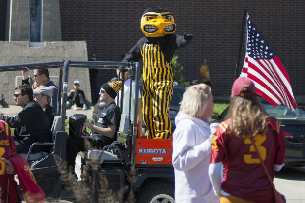 Hawkeyes extend tailgating hours for 5 home games