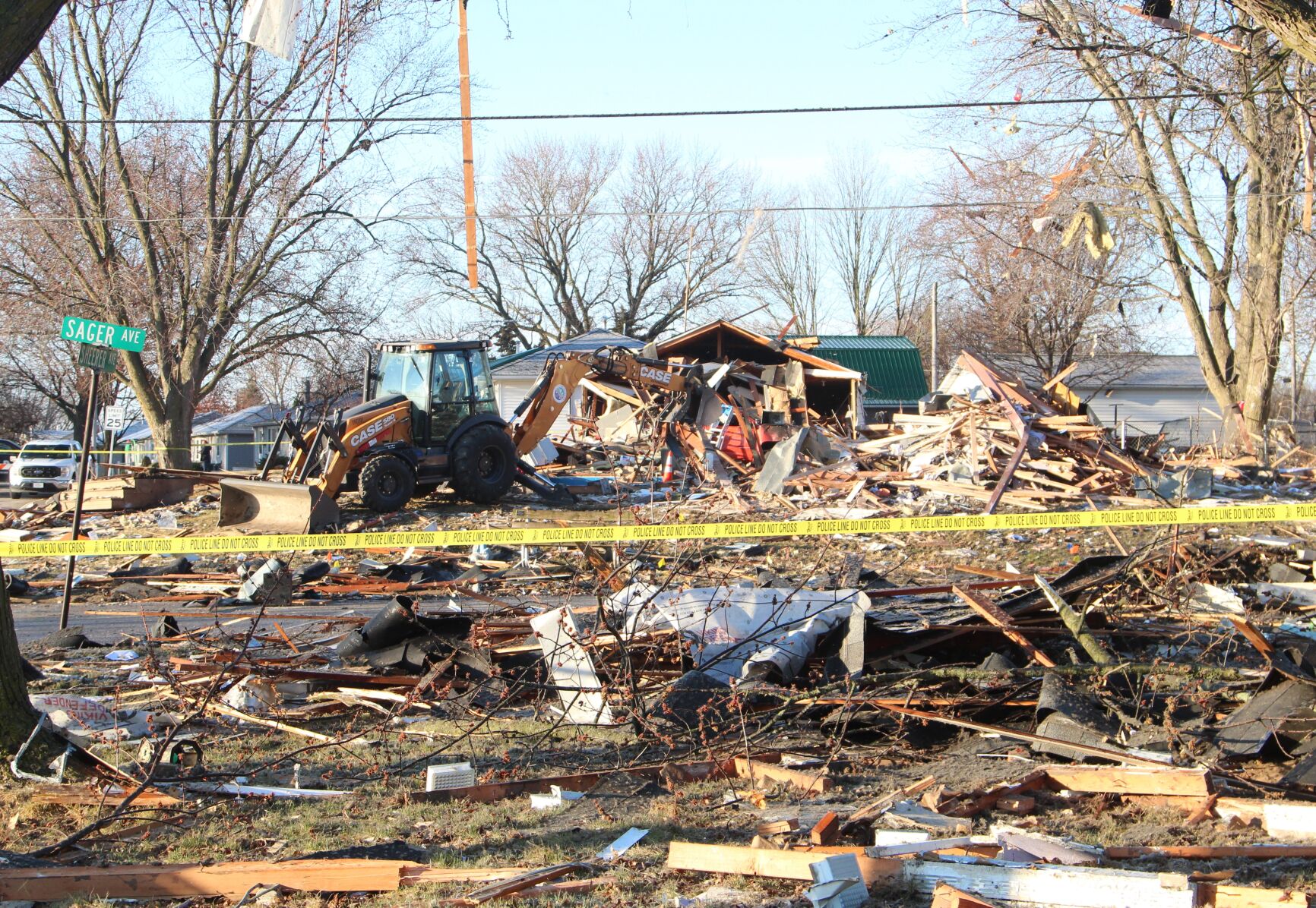 One dead in Waterloo house explosion, neighbors react