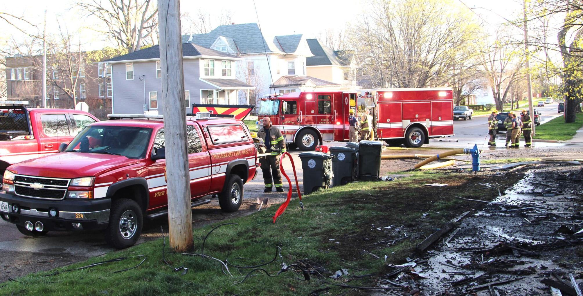 Massive Waterloo apartment building fire under investigation