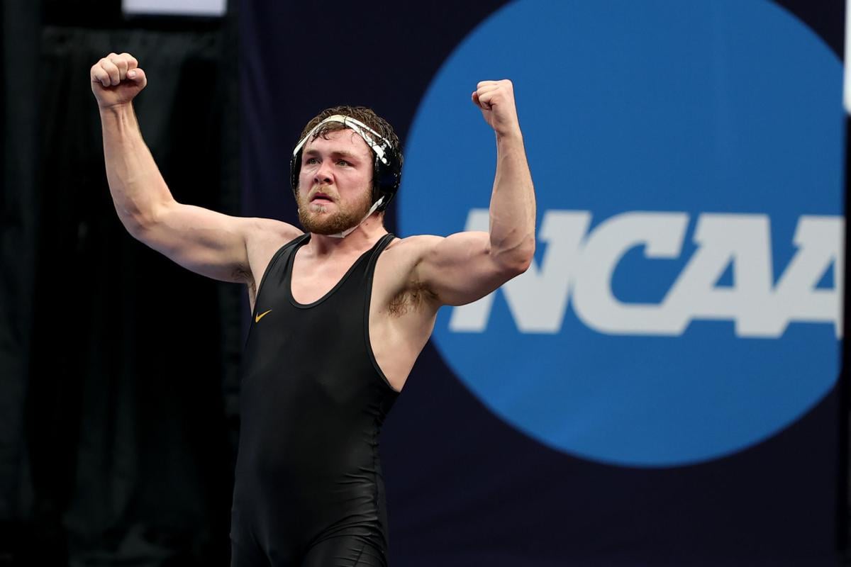 Jacob Warner secures spot in the NCAA finals