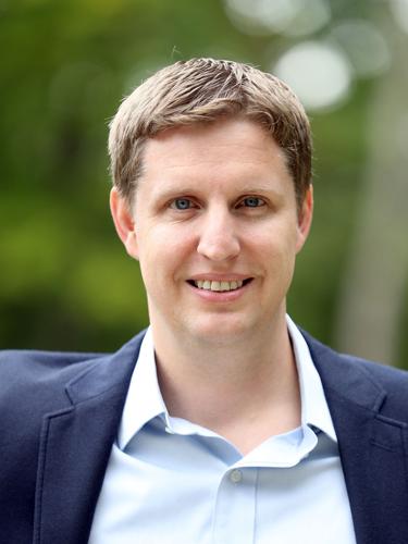 20 Under 40: Old 4Her Todd Henningsen makes 'best of show' – by the books