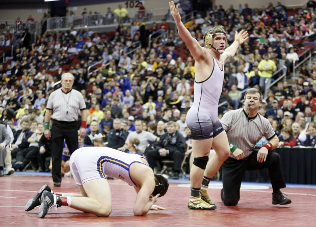 Class 1A state wrestling: Meyer's persistence pays off