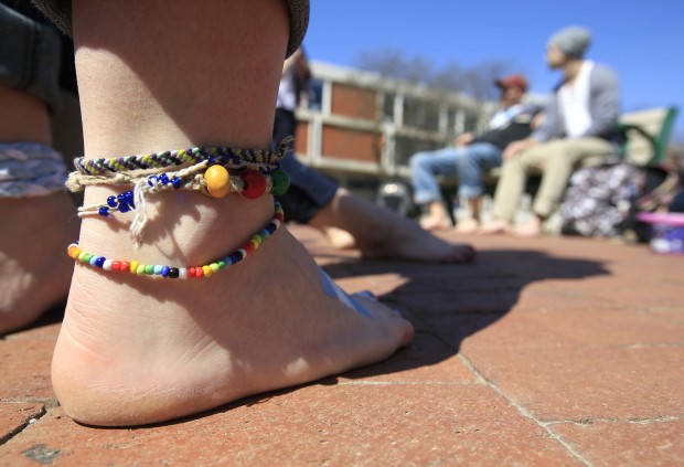 UNI students go barefoot for a cause