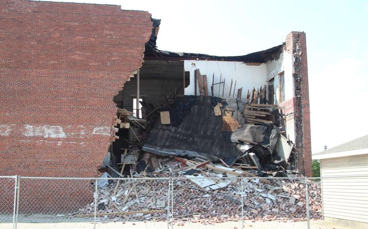 Portion of building collapses in downtown Waterloo