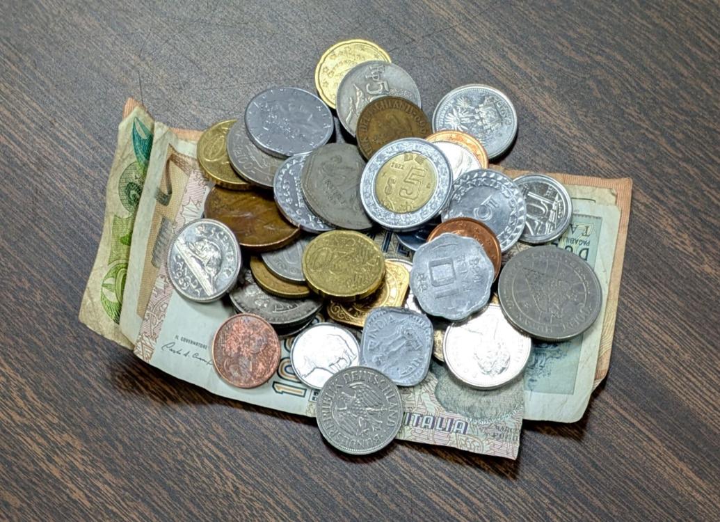 Gold and valuable coins from Red Kettle drive up for auction