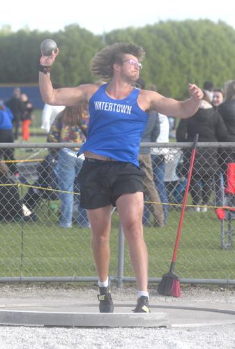 Track and field: Throwers hit the next level for Goslings at Badger ...