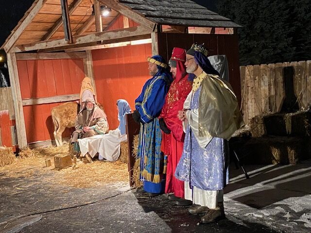 Live nativity presentations draw crowds | Local News | wdtimes.com