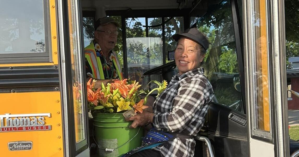 Flower power: Simple gesture makes teachers smile | Local News | wdtimes.com