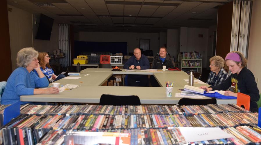 Jefferson Public Library's book club meets | Local News | wdtimes.com