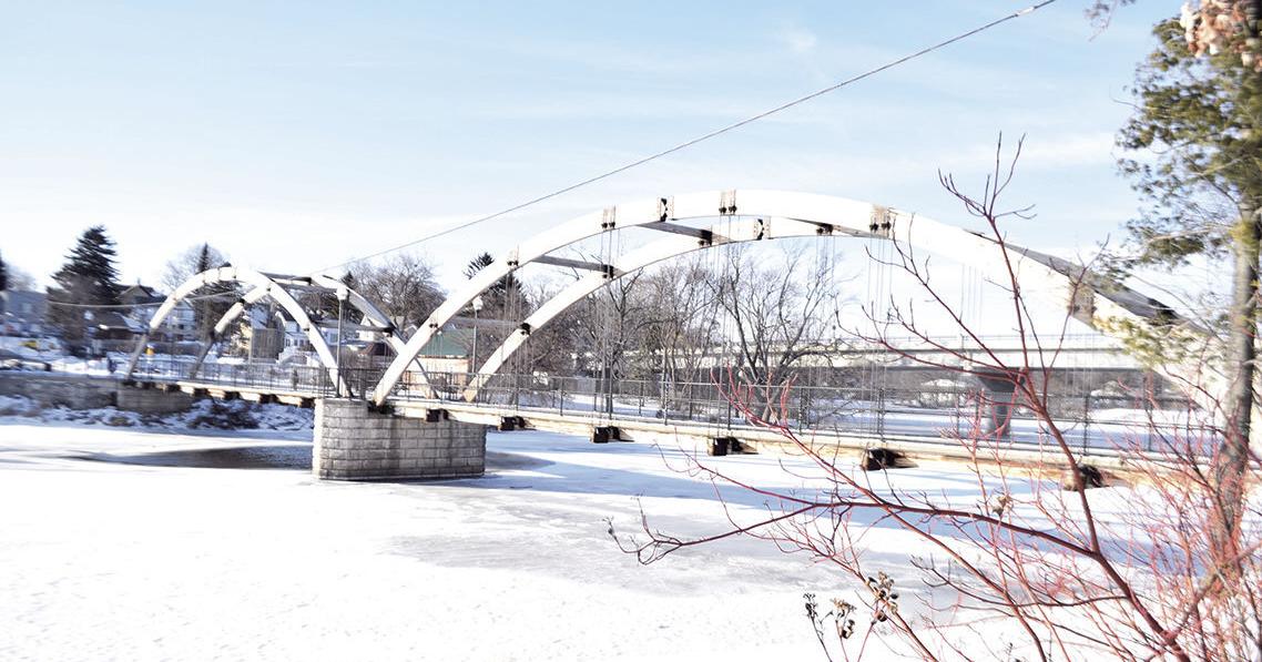 Iconic Jefferson bridge may see festive lights | Local News | wdtimes.com