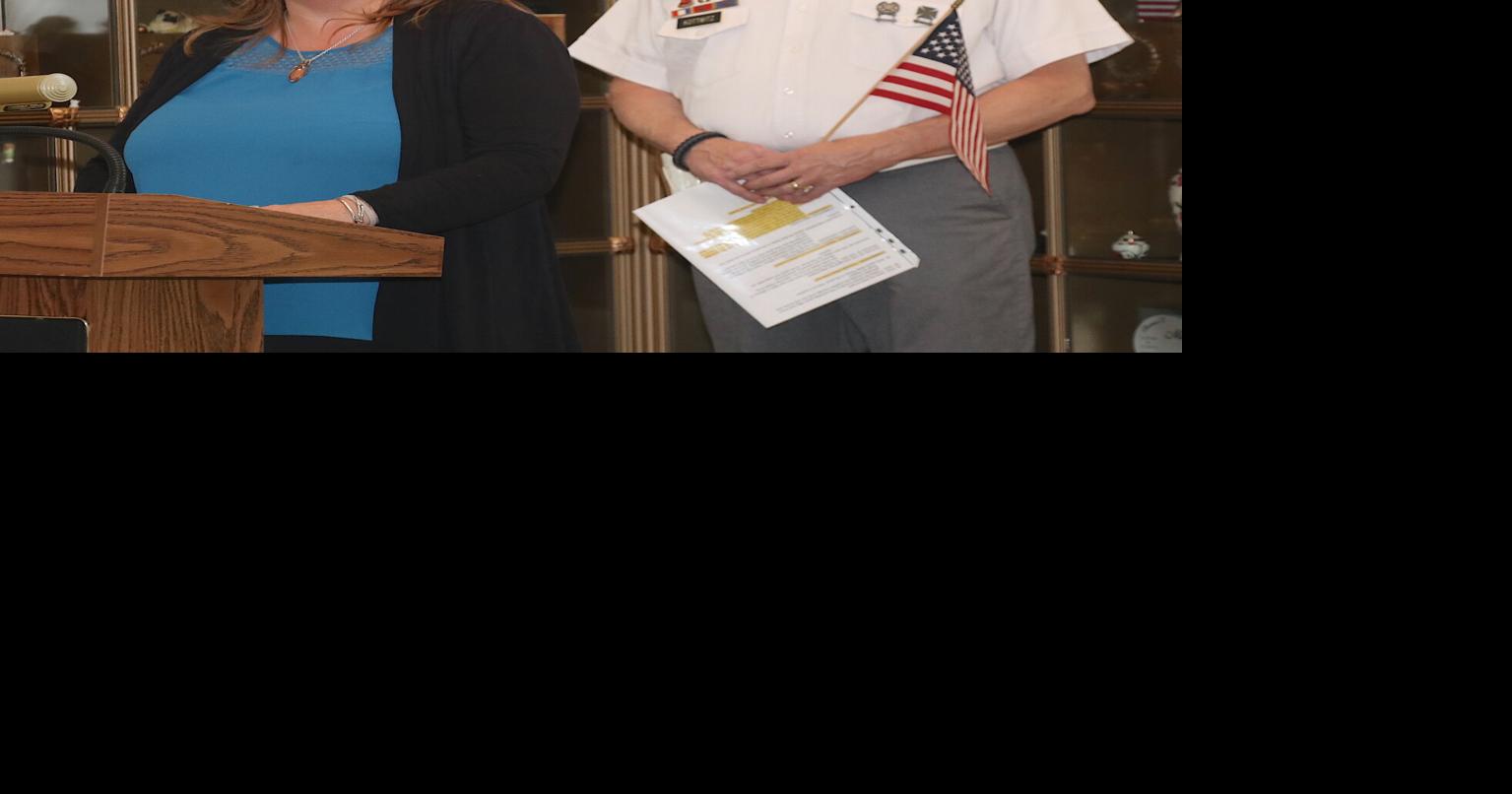 Community remembers local sacrifices during Ixonia Memorial Day service ...