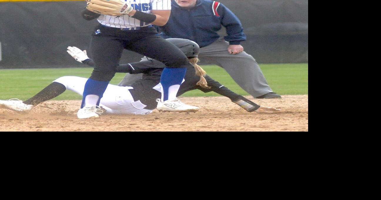 Softball: Panthers break away late in showdown with Goslings | Local ...