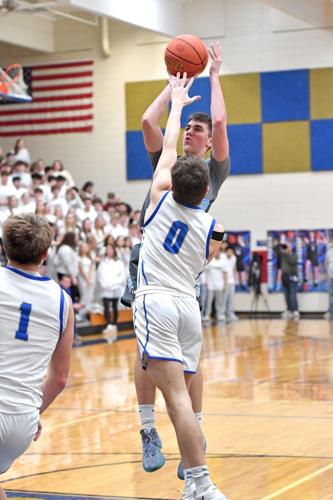 WIAA boys basketball: Fast start, lockdown defense fuel Lake Mills ...