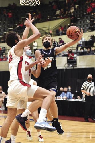 WIAA D2 boys basketball: Pirates use long ball, defensive adjustments ...