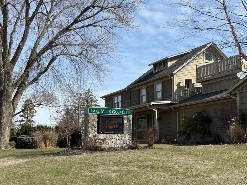 Lake Mills golf course owners sue over alleged interference in sale of ...