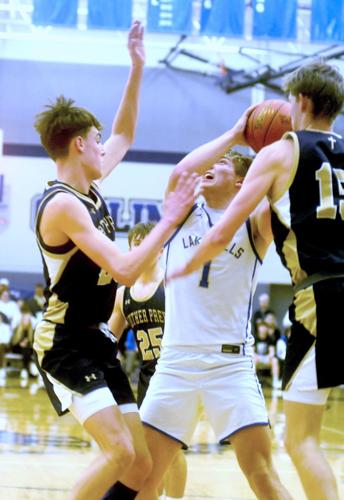 L-Cats handle challenge from Phoenix, advance to sectional final ...