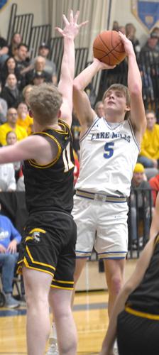 Balanced L-Cats race past Warriors to win regional title | Local Sports ...