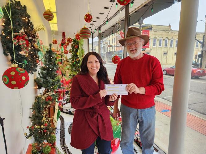 Window Wonderland winners announced | Local News | wdtimes.com