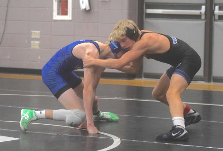 Wrestling: Golden Beavers double up Goslings, 48-24 | Local Sports ...