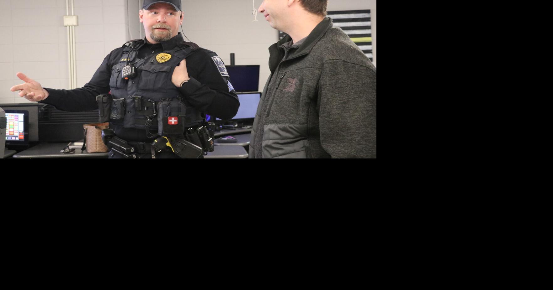 Penterman receives police department tour | Local News | wdtimes.com