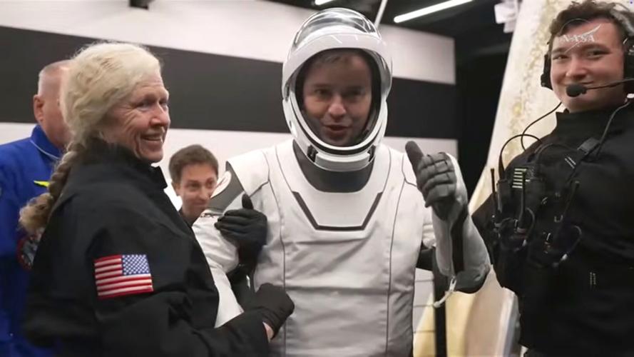 Ailing astronaut returns to Earth early in NASA's first medical ...