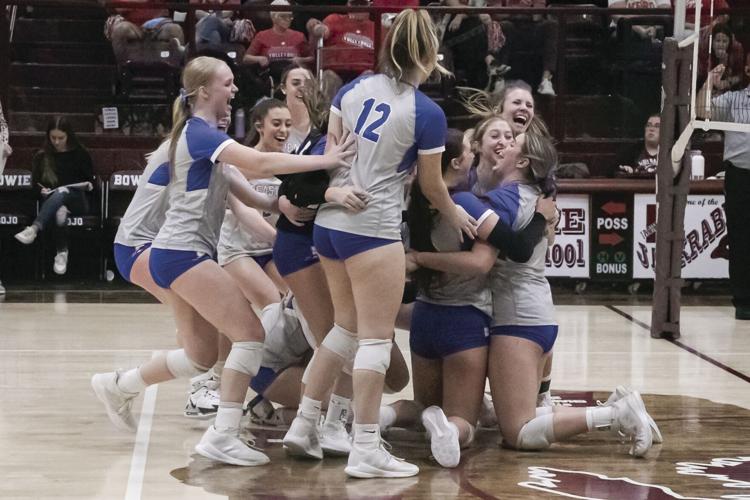 Peaster ousts playoff nemesis Holliday in 4-set thriller | Sports ...