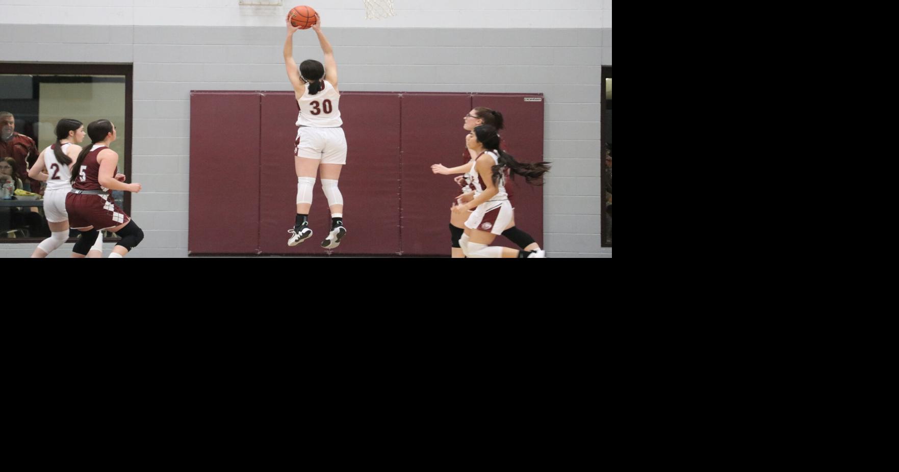 Lady Monarchs win physical game against Ranger | | weatherforddemocrat.com
