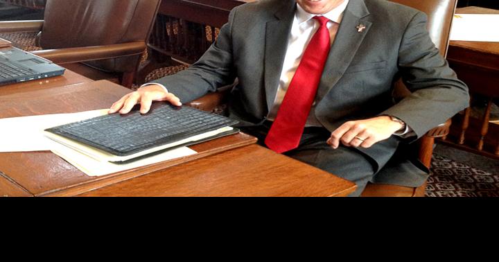 Gov. Greg Abbott endorses Drew Springer over Shelley Luther in Texas ...