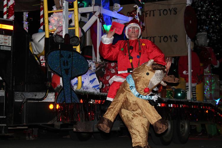 PHOTOS: 2021 Merry Wells Lighted Christmas Parade | Gallery ...