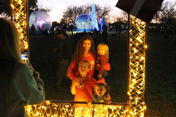 PHOTOS: 2025 Holiday in the Park | Gallery | weatherforddemocrat.com