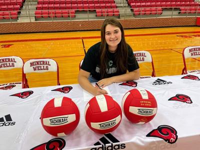 On the sidelines with Hailee Cunningham of Mineral Wells | Mineral ...