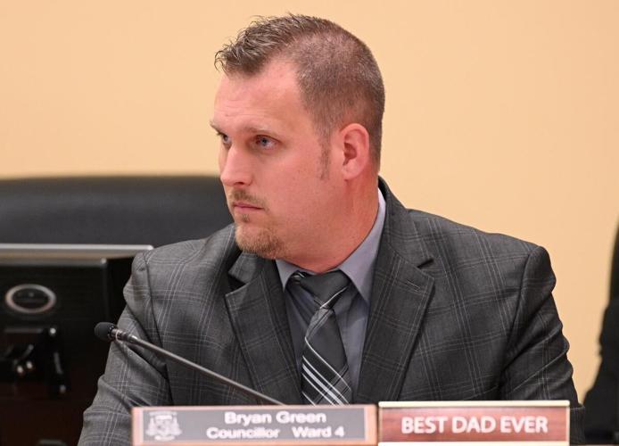 Controversial Welland councillor removed from meeting