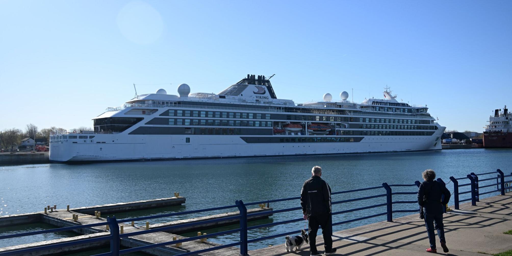 First cruise ship of season stops in Port Colborne