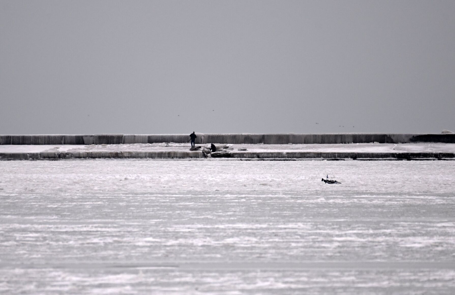 Cable theft on breakwall iced by police