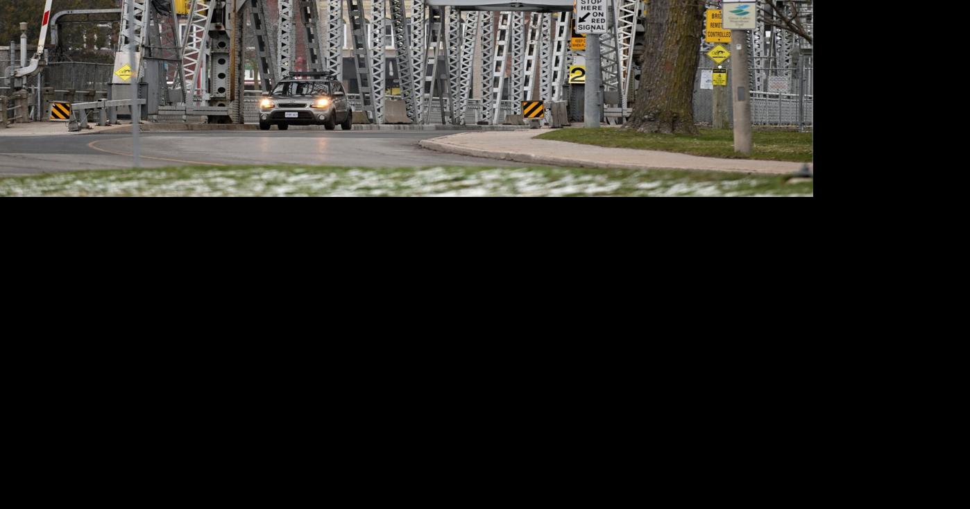 Temporary bridge closures over the Welland Canal this week