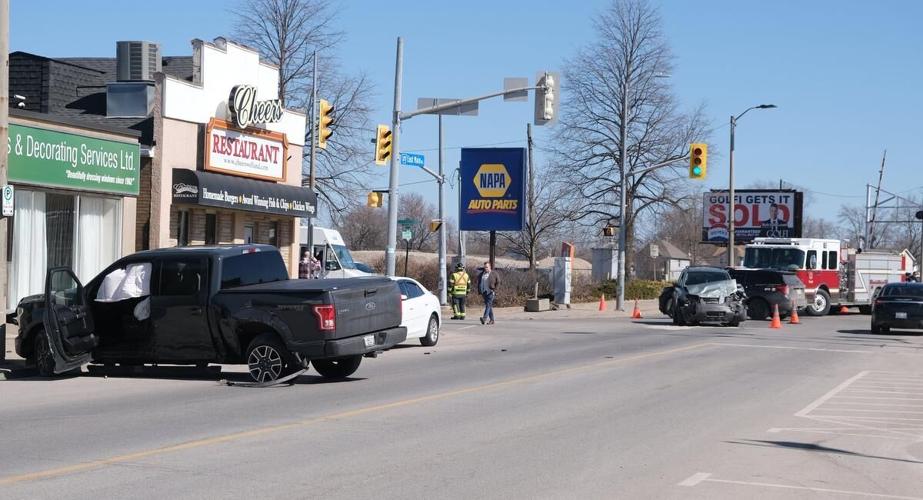 Two-vehicle crash shuts down Welland’s East Main and Ross streets ...