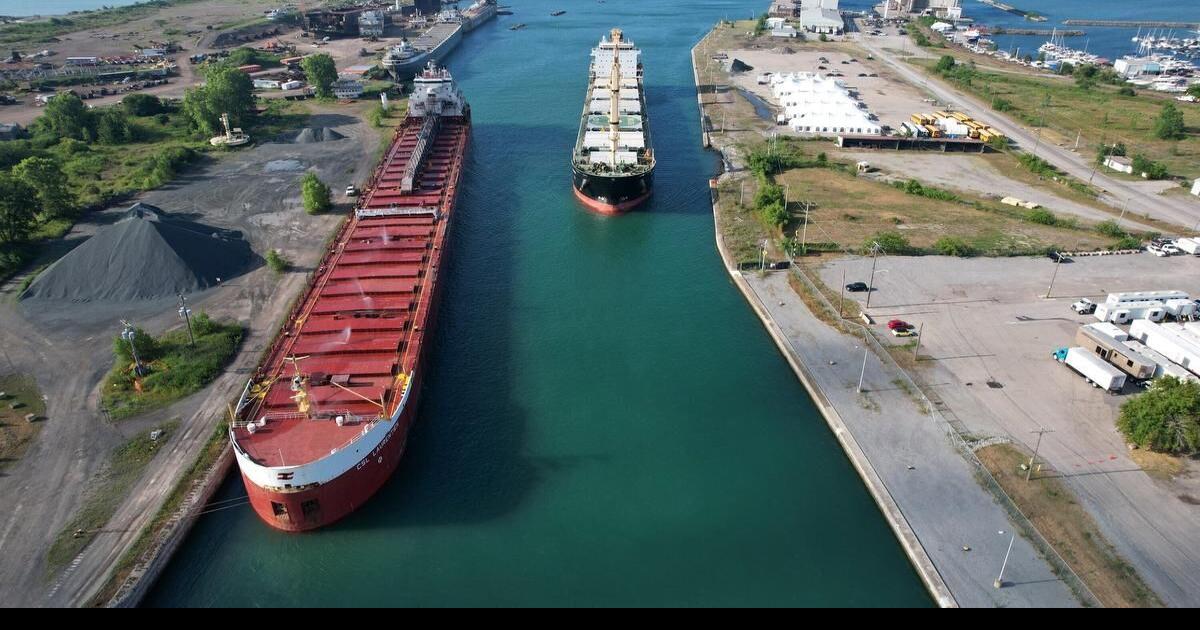 Cargo shipped on seaway continues slow climb since start of season