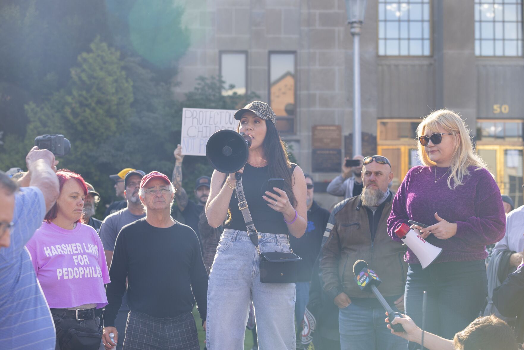 Hundreds rally for justice system overhaul in St. Catharines