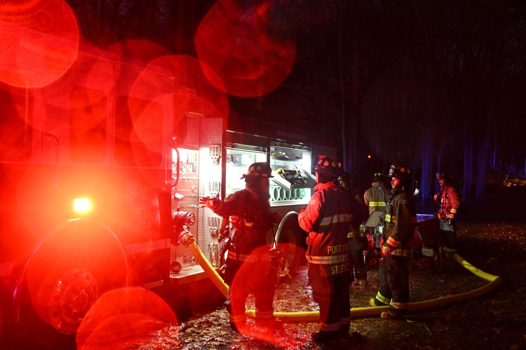 Port Colborne firefighters save lakeside home in high winds