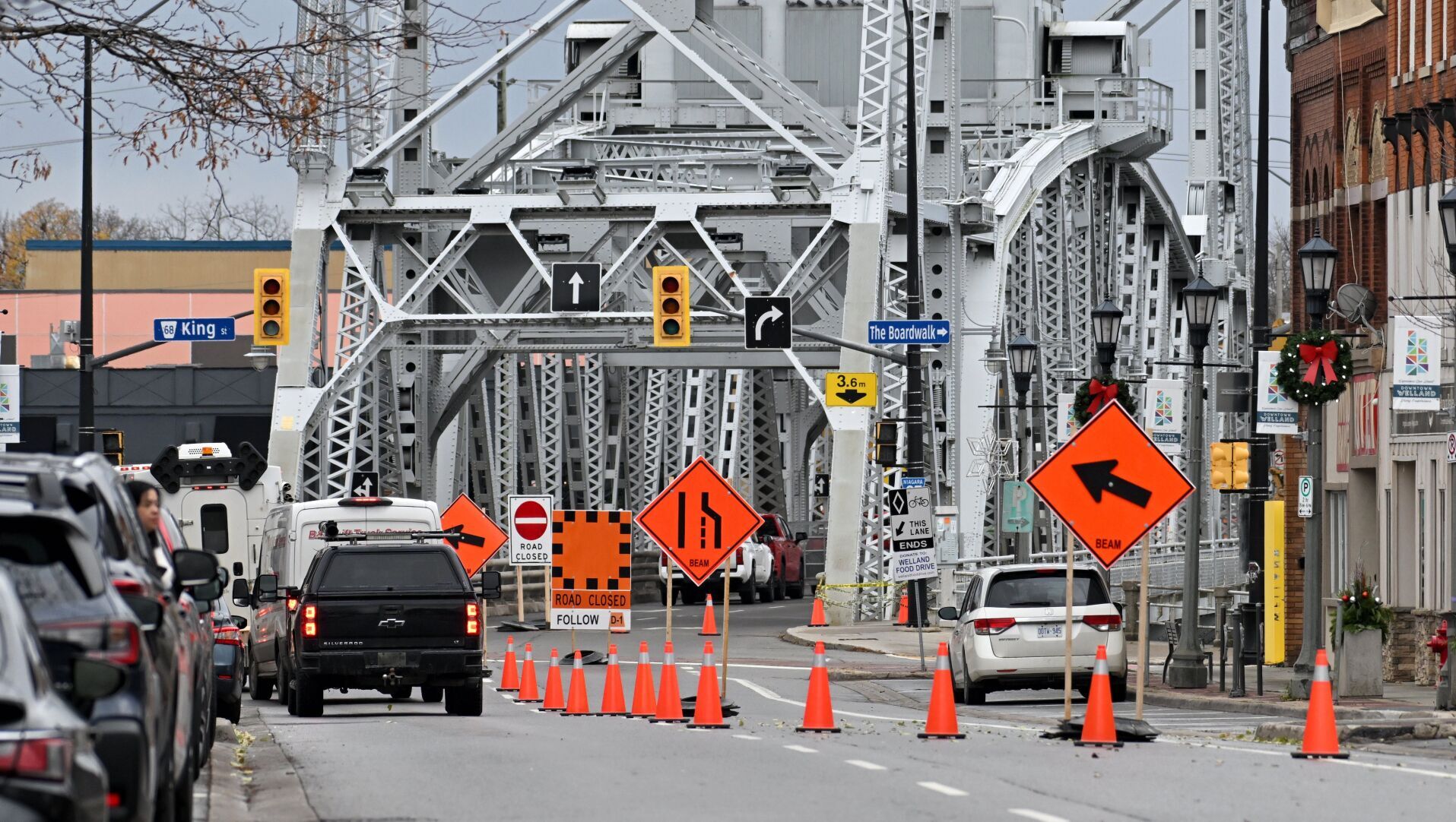 Welland West Main Street work shuts down Main Street Bridge