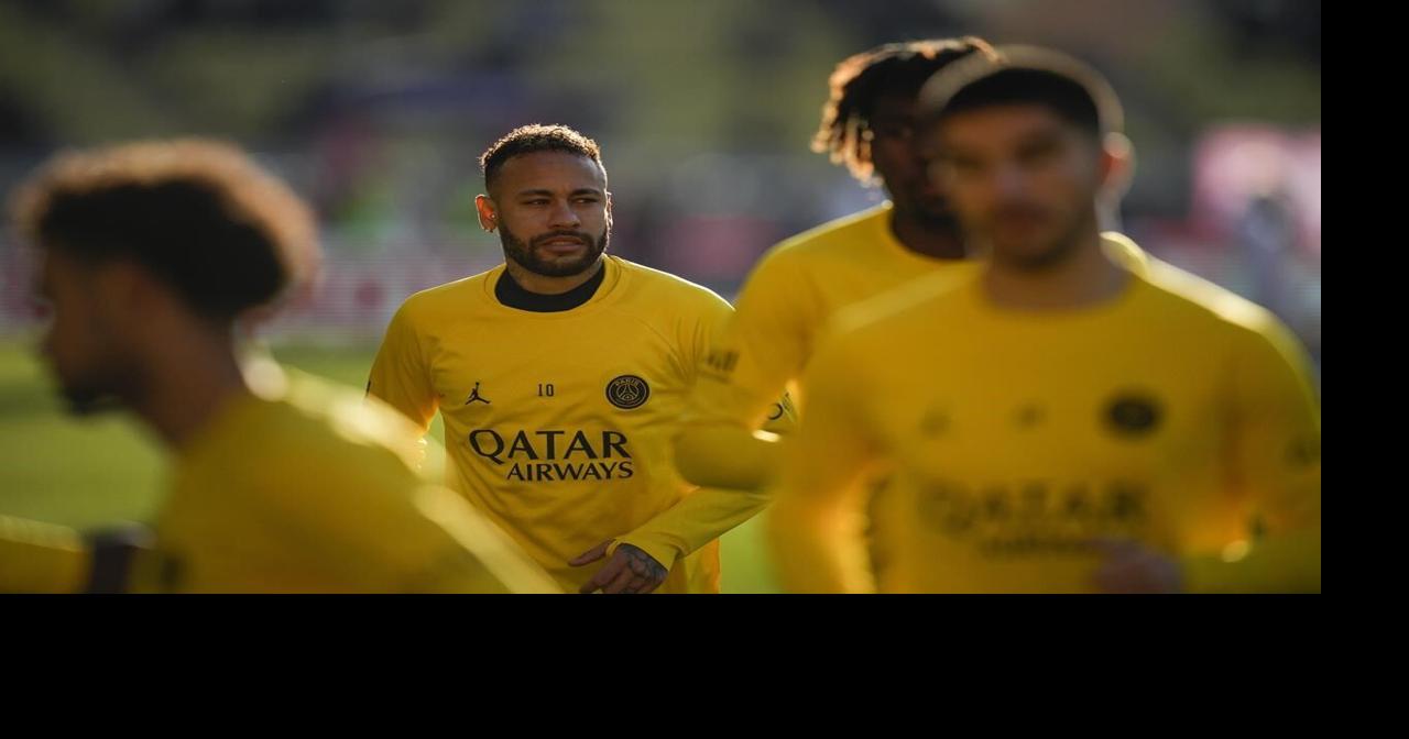 Qatar’s emir watches as PSG stumbles in Champions League