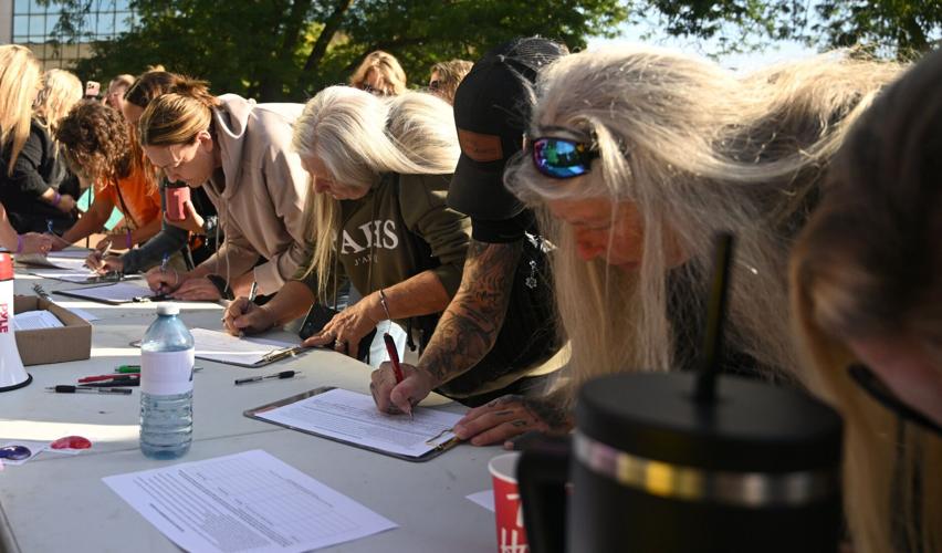 Hundreds rally for justice system overhaul in St. Catharines