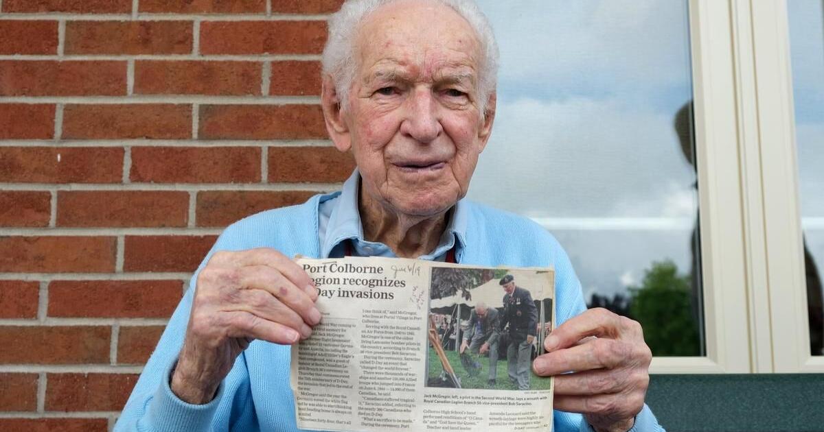 Second World War pilot turns 100; flew bombing mission against Adolf ...