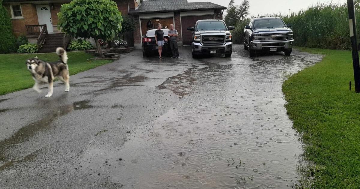 Glanbrook residents are flooded out and water keeps coming