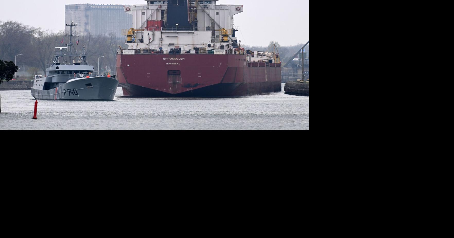 French naval ship heads up Welland Canal